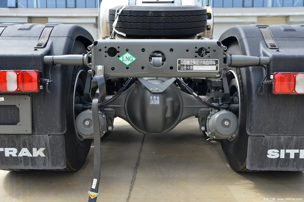 【图】中国重汽 汕德卡SITRAK G7H重卡 590马力 6X4 LNG自动档牵引车(ZZ4256V384HF1LB)_实拍图片 ...