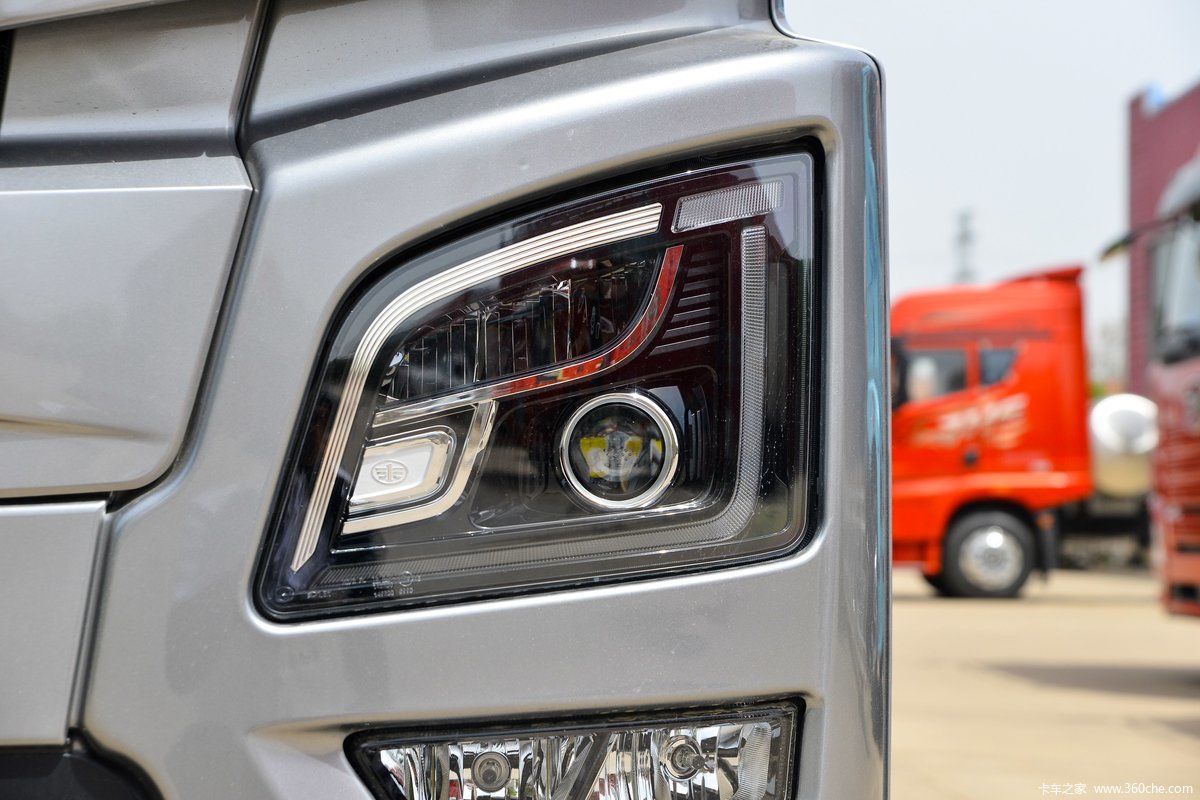 【图】青岛解放 JH6重卡 智享版 560马力 6X4 LNG自动档牵引车(液缓)_实拍图片_1912405_卡车之家