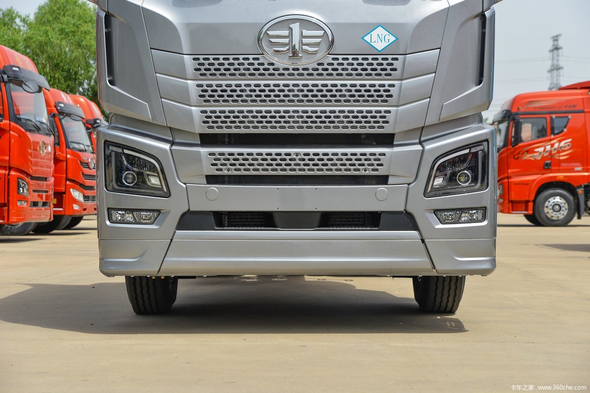 【图】青岛解放 JH6重卡 智享版 560马力 6X4 LNG自动档牵引车(液缓)_实拍图片_1912405_卡车之家