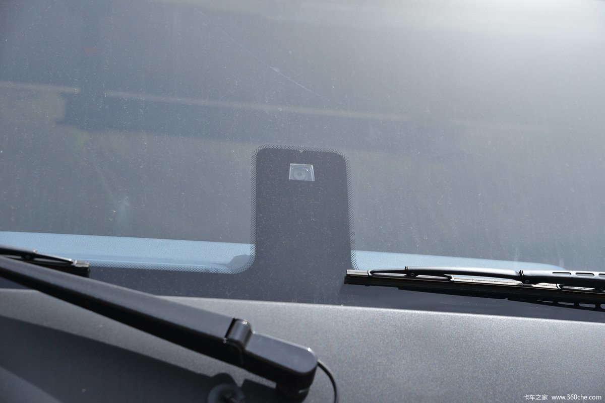 【图】青岛解放 JH6重卡 智享版 560马力 6X4 LNG自动档牵引车(液缓)_实拍图片_1912405_卡车之家