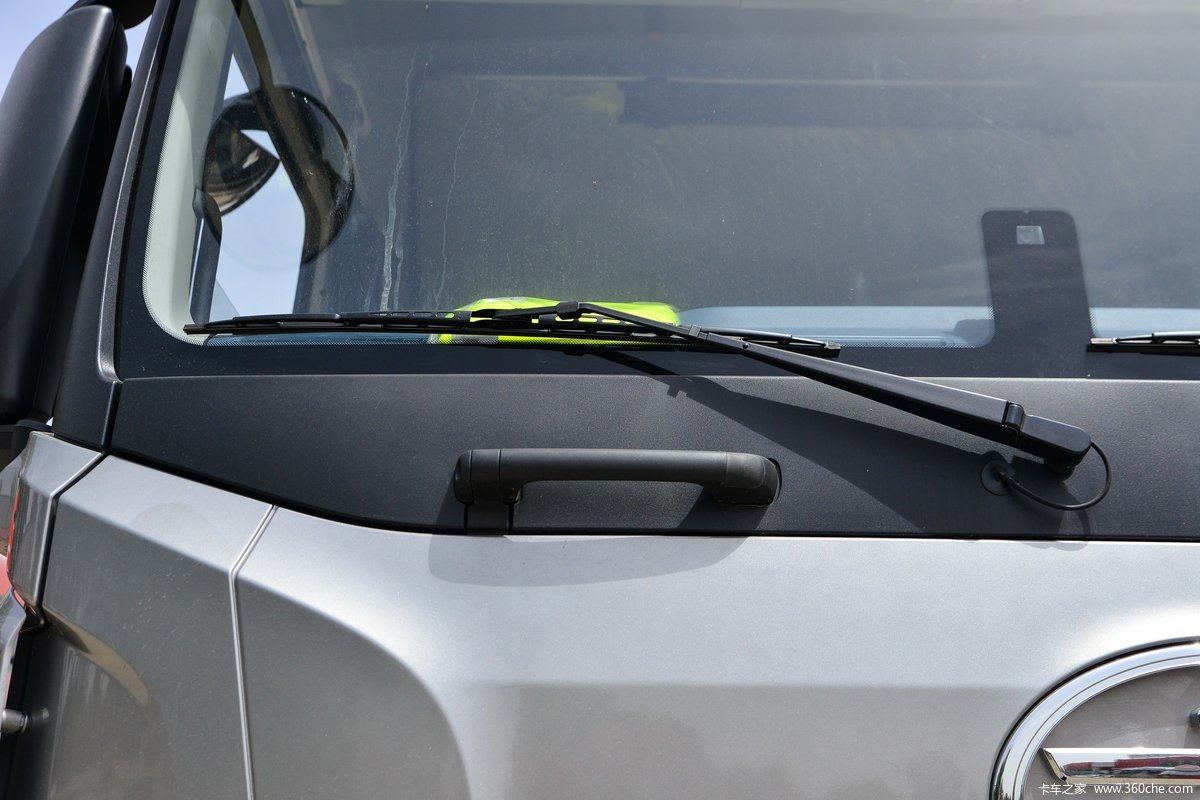 【图】青岛解放 JH6重卡 智享版 560马力 6X4 LNG自动档牵引车(液缓)_实拍图片_1912405_卡车之家