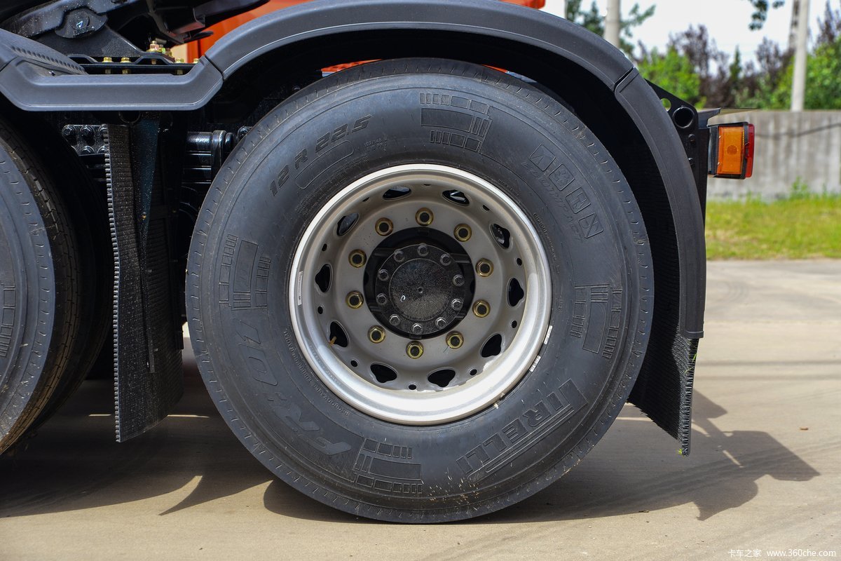 【图】青岛解放 JH6重卡 智尊版 590马力 6X4 LNG自动档牵引车(CA4257P25K15T1NE6A81)_实拍图片_1912946_卡车之家