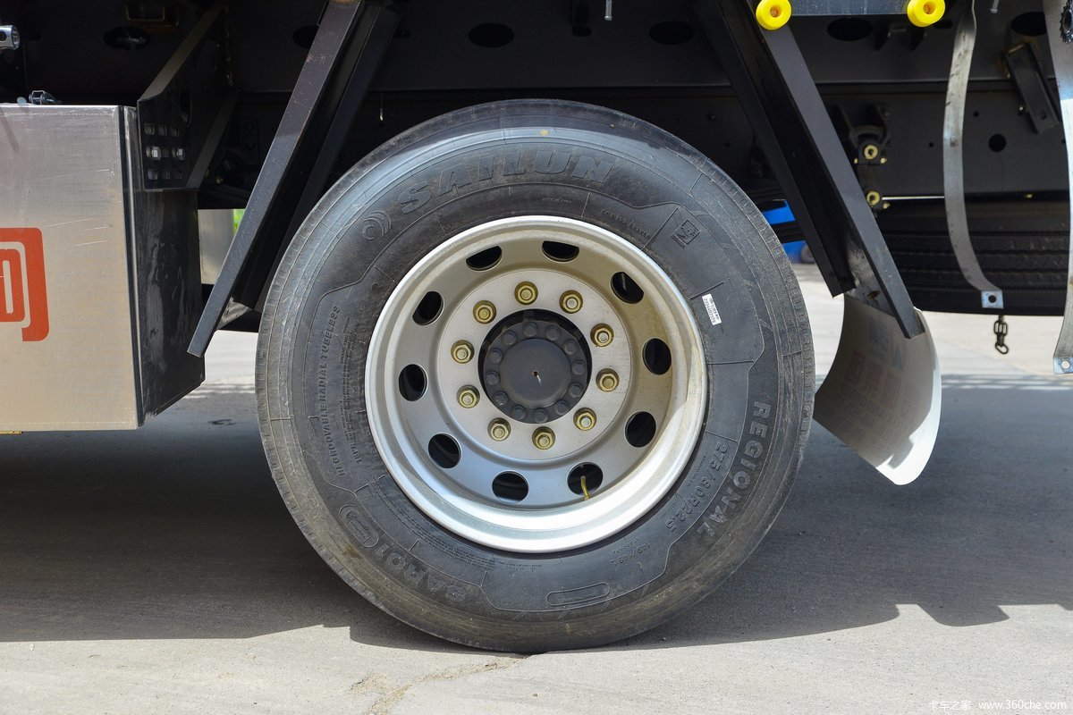 【图】一汽解放 J6G 320马力 4X2 6.75米仓栅式载货车(一汽解放10档)(CA5171CCYP62K1L4E6)_实拍图片 ...