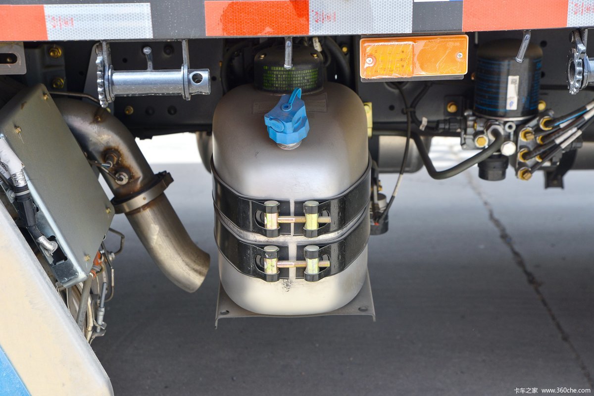 【图】一汽解放 J6G 320马力 4X2 6.75米仓栅式载货车(一汽解放10档)(CA5171CCYP62K1L4E6)_实拍图片 ...