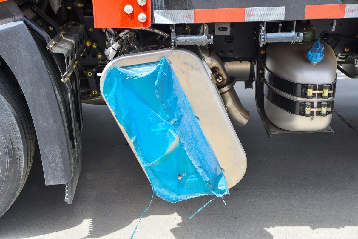 【图】一汽解放 J6G 320马力 4X2 6.75米仓栅式载货车(一汽解放10档)(CA5171CCYP62K1L4E6)_实拍图片 ...