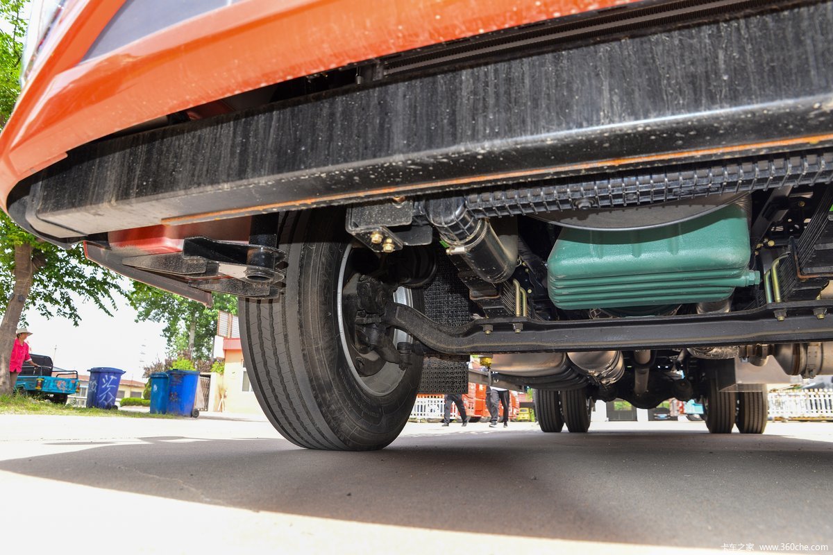 【图】一汽解放 J6G 320马力 4X2 6.75米仓栅式载货车(一汽解放10档)(CA5171CCYP62K1L4E6)_实拍图片 ...