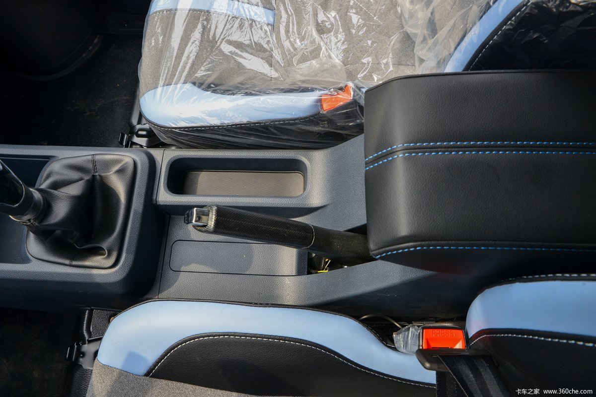 【图】福田 祥菱V3 2.0L 144马力 汽油 3.7米单排厢式微卡(BJ5030XXY5JV7-44)_实拍图片_1914366_卡车之家