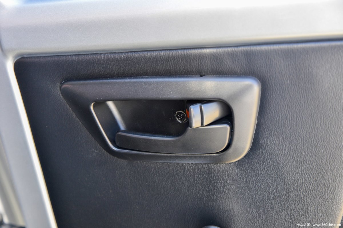 【图】东风小康 D72L 2015款LV0 1.6L 122马力 汽油 2.98米双排栏板微卡(DXK1031NC12HL)_实拍图片_1917699_卡车之家