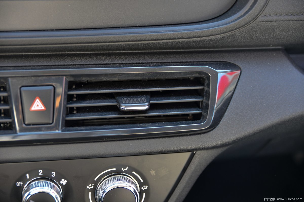 【图】东风小康 D72L 2015款LV0 1.6L 122马力 汽油 2.98米双排栏板微卡(DXK1031NC12HL)_实拍图片_1917737_卡车之家