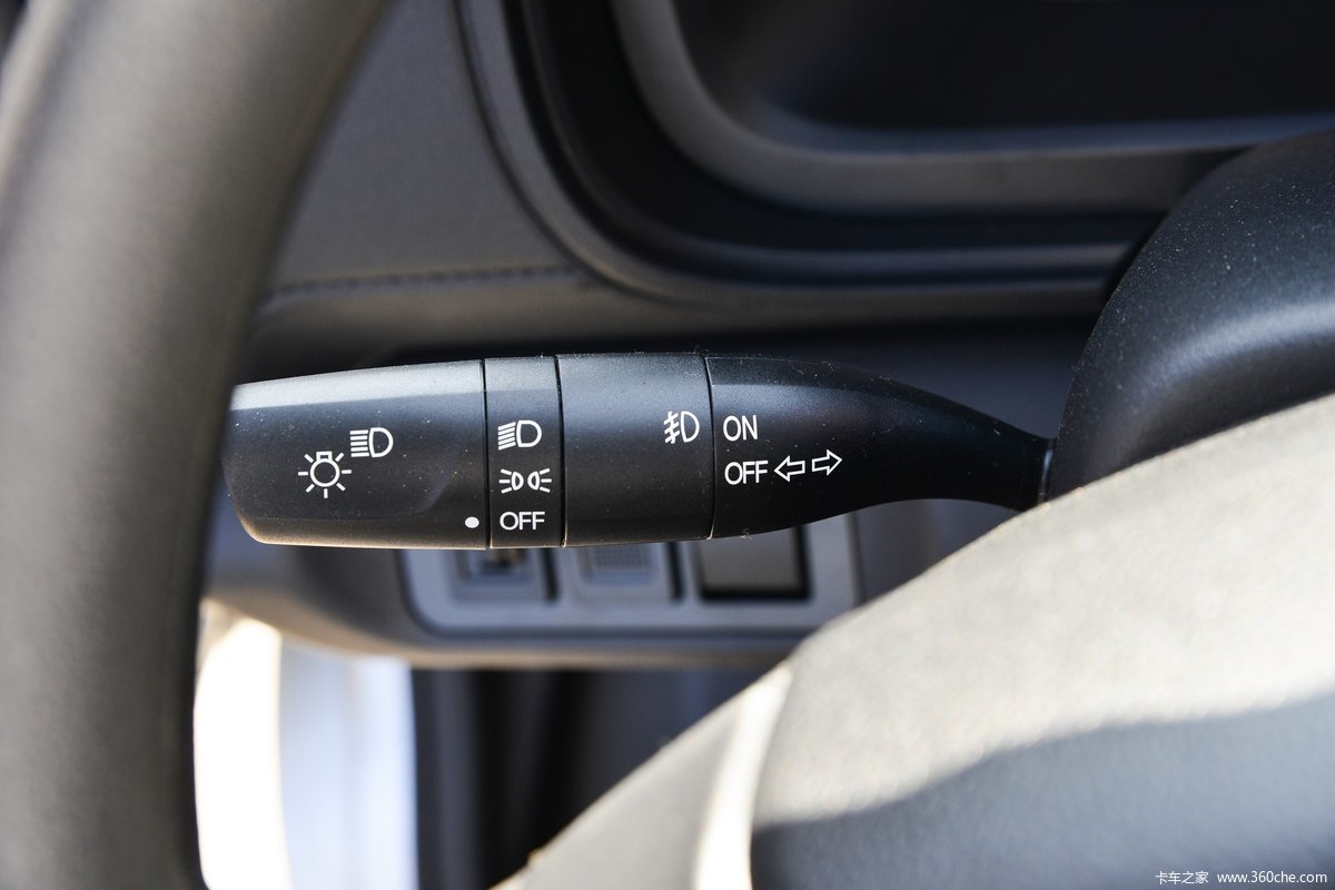 【图】东风小康 D72L 2015款LV0 1.6L 122马力 汽油 2.98米双排栏板微卡(DXK1031NC12HL)_实拍图片_1917736_卡车之家