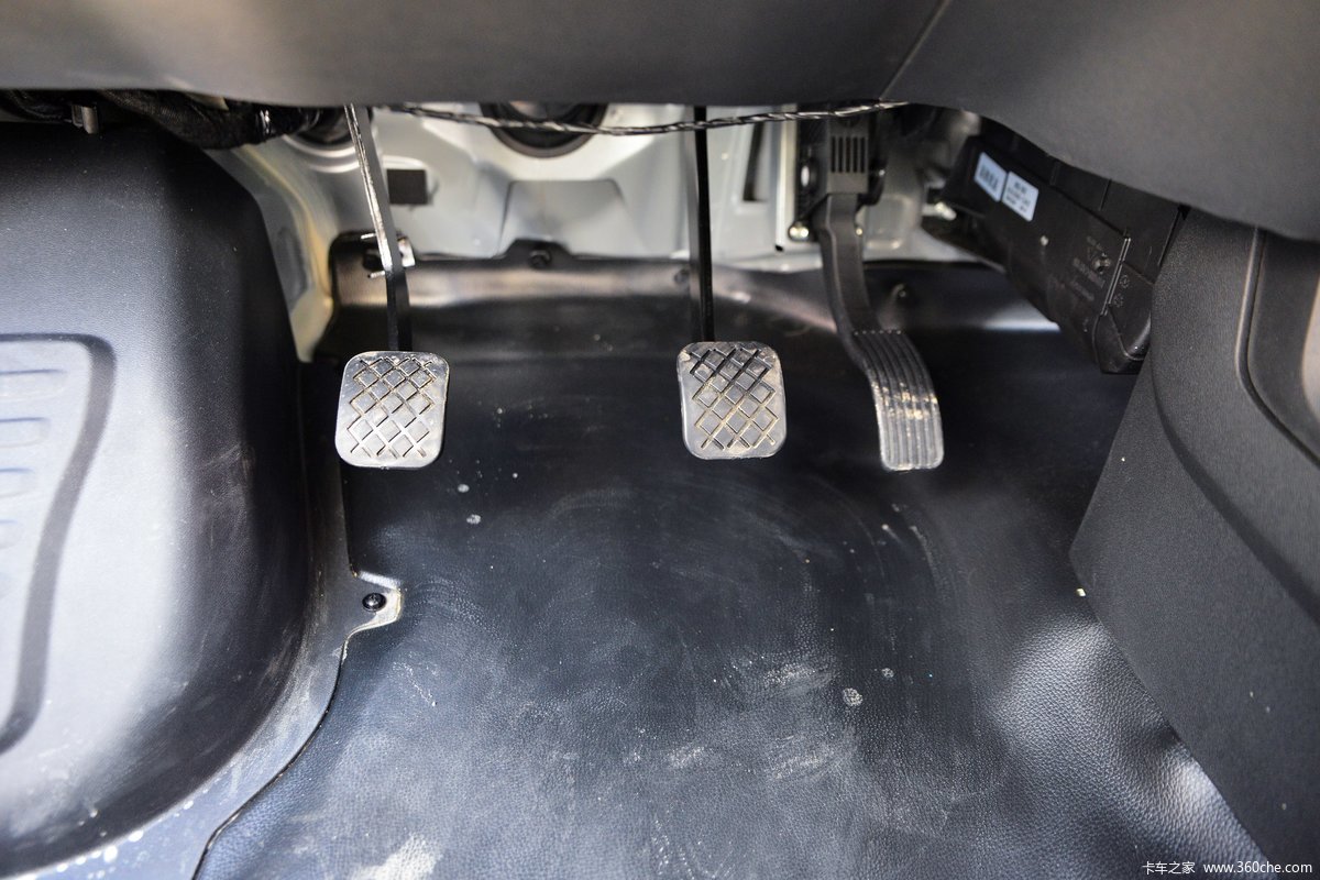 【图】东风小康 D72L 2015款LV0 1.6L 122马力 汽油 2.98米双排栏板微卡(DXK1031NC12HL)_实拍图片_1917737_卡车之家