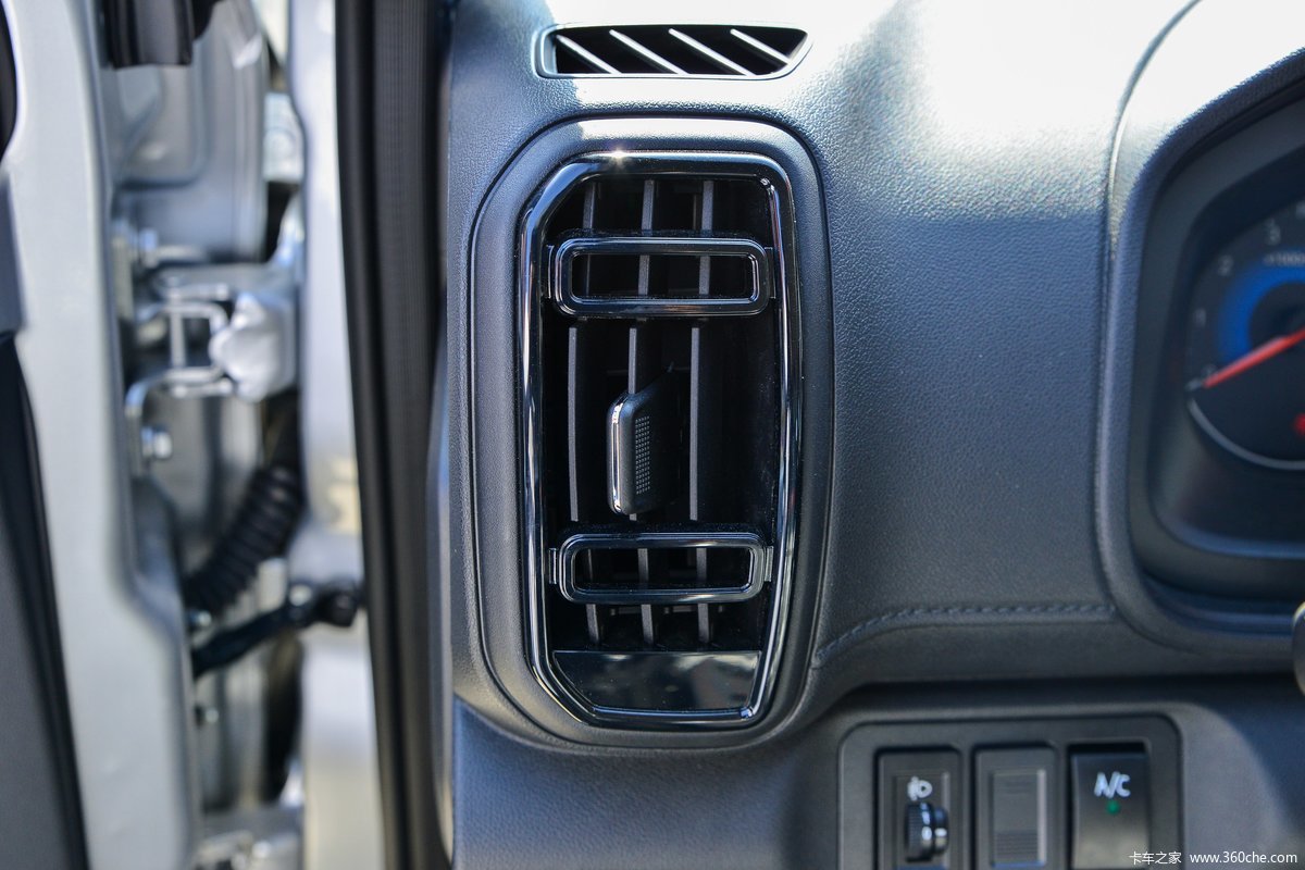 【图】东风小康 D72L 2015款LV0 1.6L 122马力 汽油 2.98米双排栏板微卡(DXK1031NC12HL)_实拍图片_1917737_卡车之家