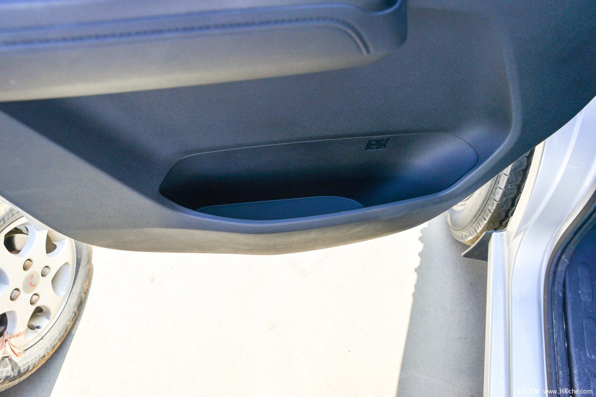 【图】东风小康 D72L LV0 1.6L 122马力 汽油 2.98米双排栏板微卡(国六)(DXK1031NC12HL)_实拍图片_1917738_卡车之家