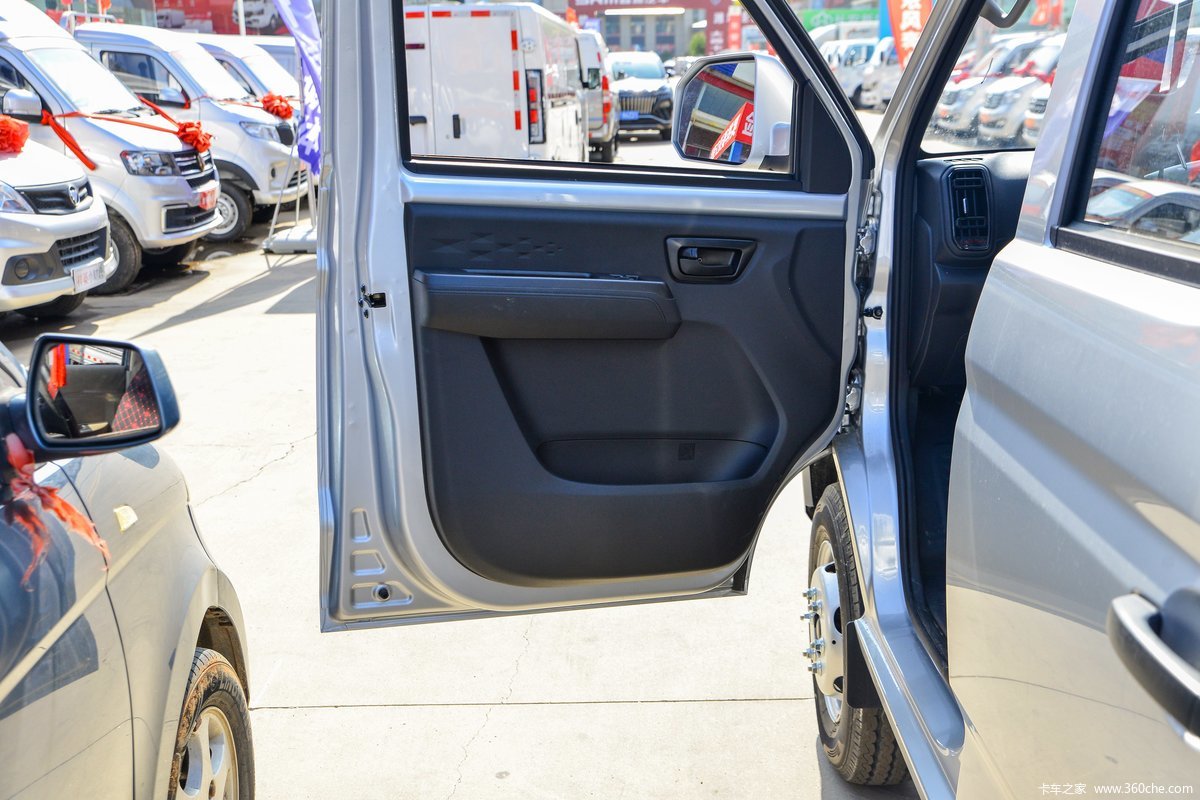 【图】东风小康 D72L 2015款LV0 1.6L 122马力 汽油 2.98米双排栏板微卡(DXK1031NC12HL)_实拍图片_1917737_卡车之家