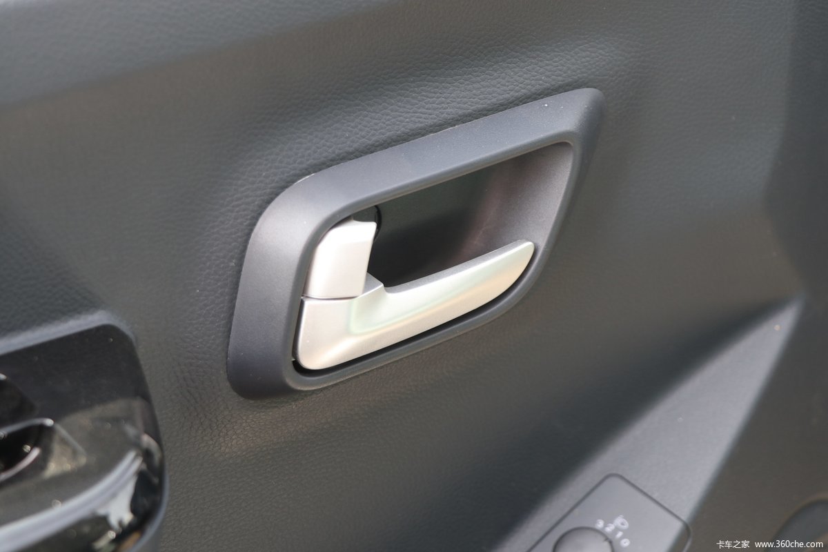 【图】福田 祥菱V3 1.6L 122马力 3.02米双排栏板微卡(BJ1030V4AV8-43)_实拍图片_1928342_卡车之家