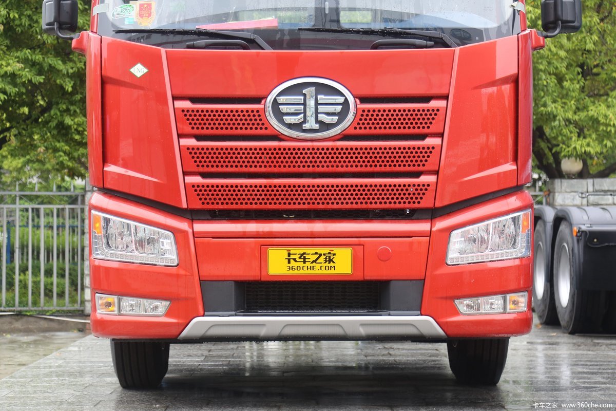 【图】一汽解放 J6P 经典版 530马力 6X4 LNG自动档牵引车(CA4250P66M25T1E6)_实拍图片_1929033_卡车之家