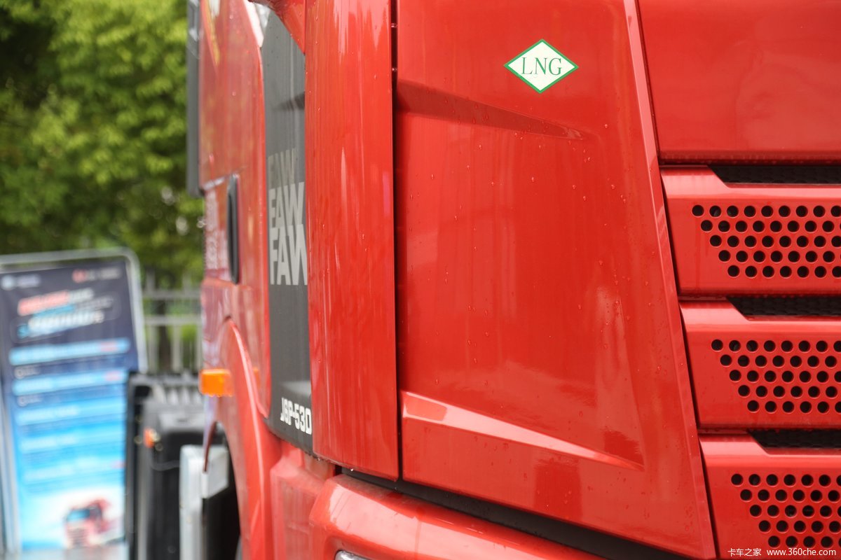 【图】一汽解放 J6P 经典版 530马力 6X4 LNG自动档牵引车(CA4250P66M25T1E6)_实拍图片_1929033_卡车之家