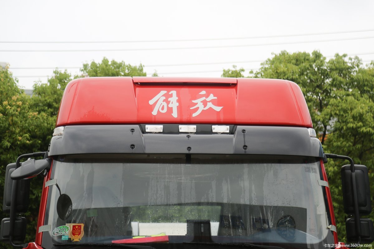 【图】一汽解放 J6P 经典版 530马力 6X4 LNG自动档牵引车(CA4250P66M25T1E6)_实拍图片_1929033_卡车之家