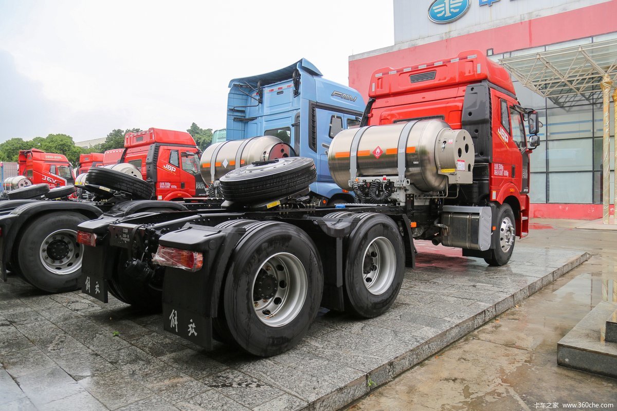 【图】一汽解放 J6P 经典版 530马力 6X4 LNG自动档牵引车(CA4250P66M25T1E6)_实拍图片_1929033_卡车之家