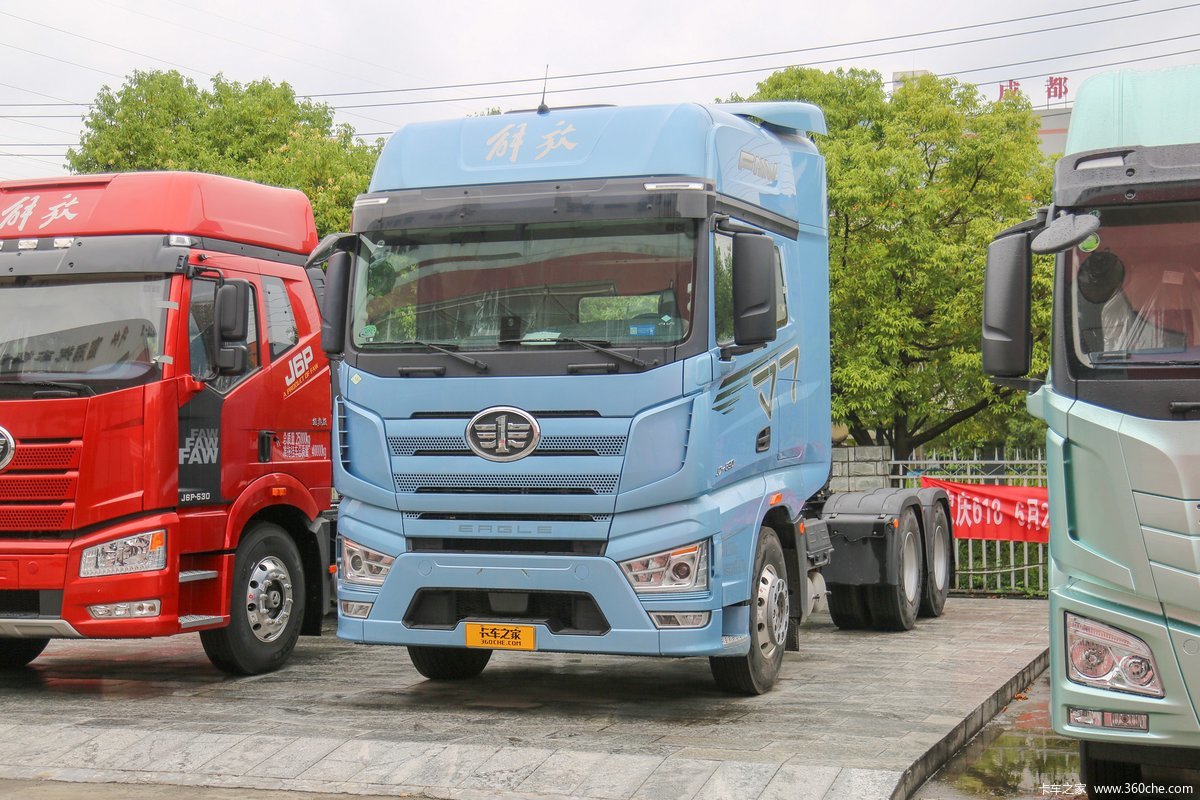 【图】一汽解放 J7重卡 经典版 530马力 6X4 LNG自动档牵引车(CA4250P77M26T1E6)_实拍图片_1929361_卡车之家