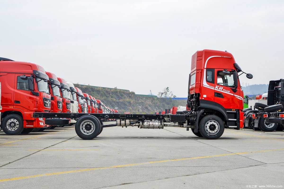 【图】东风商用车 天锦KR PLUS 舒适版 290马力 4X2 6.8米栏板载货车(高顶双卧)(DFH1180E7)_实拍图片 ...