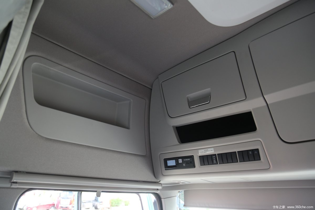 【图】东风商用车 天龙旗舰GX 580马力 6X4 LNG自动档牵引车(液缓)(DFH4250DX13)_实拍图片_1942072_卡车之家