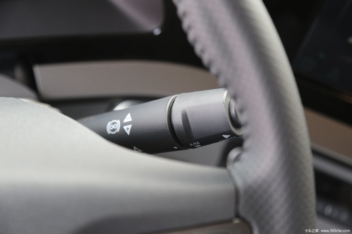 【图】东风商用车 天龙旗舰GX 580马力 6X4 LNG自动档牵引车(液缓)(DFH4250DX13)_实拍图片_1942096_卡车之家