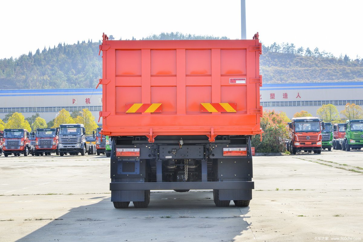 【图】大运 运隆 复合型 240马力 6X2 4.3米自卸车(中提升桥)(DYQ3256D6CD)_实拍图片_1943149_卡车之家