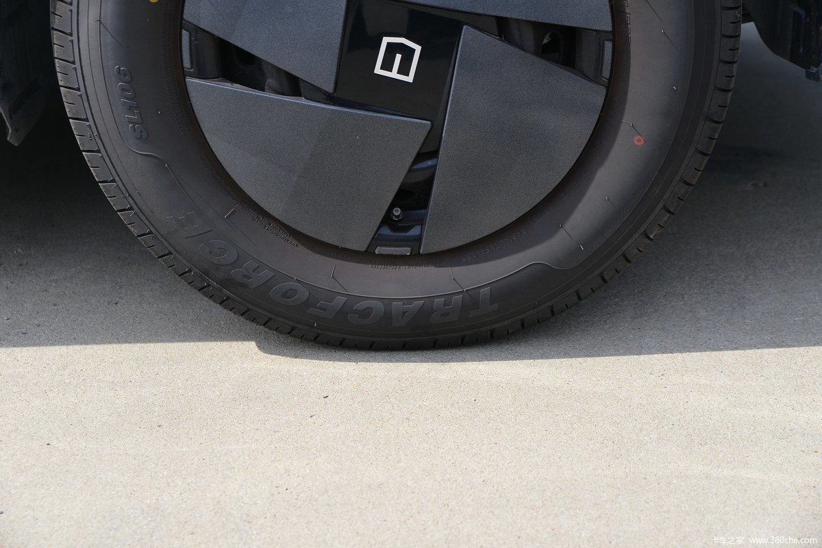 【图】远程 超级VAN 智富版 3.5T 5.49米纯电动中轴中顶轻客66kWh_实拍图片_1944813_卡车之家