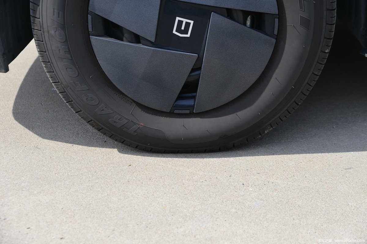 【图】远程 超级VAN 智富版 3.5T 5.49米纯电动中轴中顶轻客66kWh_实拍图片_1944813_卡车之家