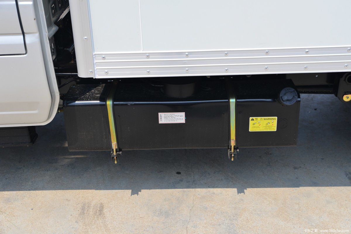 【图】东风 小霸王W08 1.6L 123马力 3.05米单排厢式小卡(后单胎)(EQ5031XXY60Q3AC)_实拍图片_1962312_卡车之家