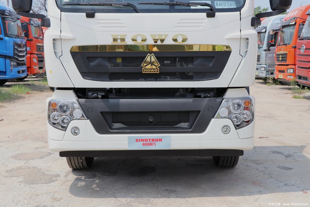 【图】中国重汽 HOWO TX7 PRO 290马力 4X2 9.6米AMT自动档厢式载货车(ZZ5187XXYN711GF11)_实拍图片_1978507_卡车之家