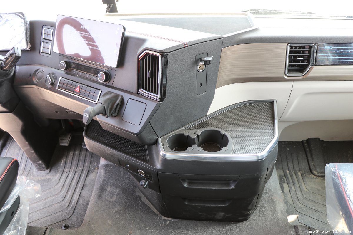 【图】中国重汽 汕德卡SITRAK G7S 350马力 6X2 9.6米AMT自动档仓栅式载货车(ZZ5256CCYN56CHF1)_实拍图片 ...