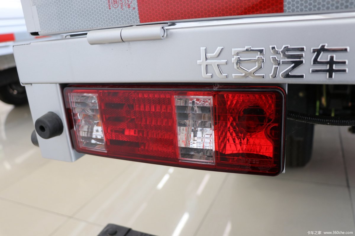 【图】长安跨越王X3 PLUS EV 3.7T 3.6米单排纯电动栏板微卡(SC1040NRD61BEV)55.7kWh_实拍图片_1979837_卡车之家