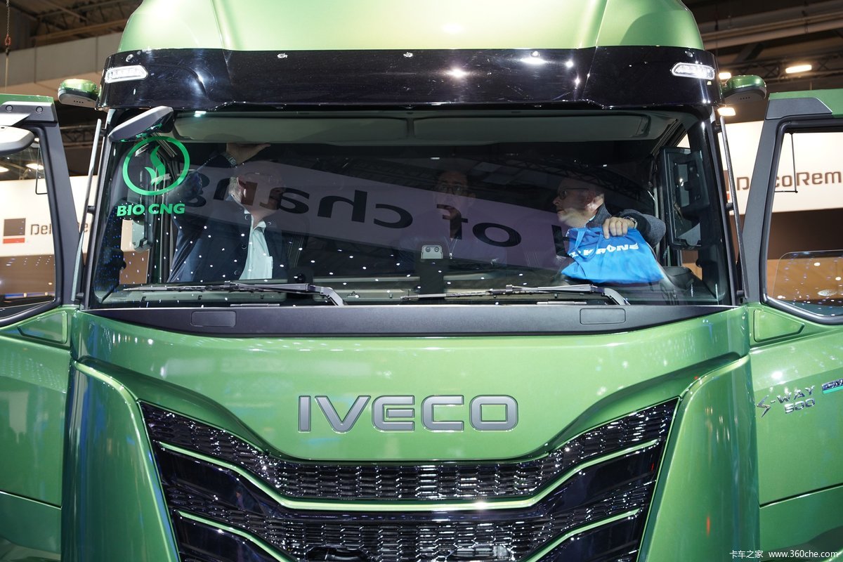 【图】依维柯 S-WAY BIO-CNG 4X2 500马力 AMT自动挡牵引车_实拍图片_1988196_卡车之家