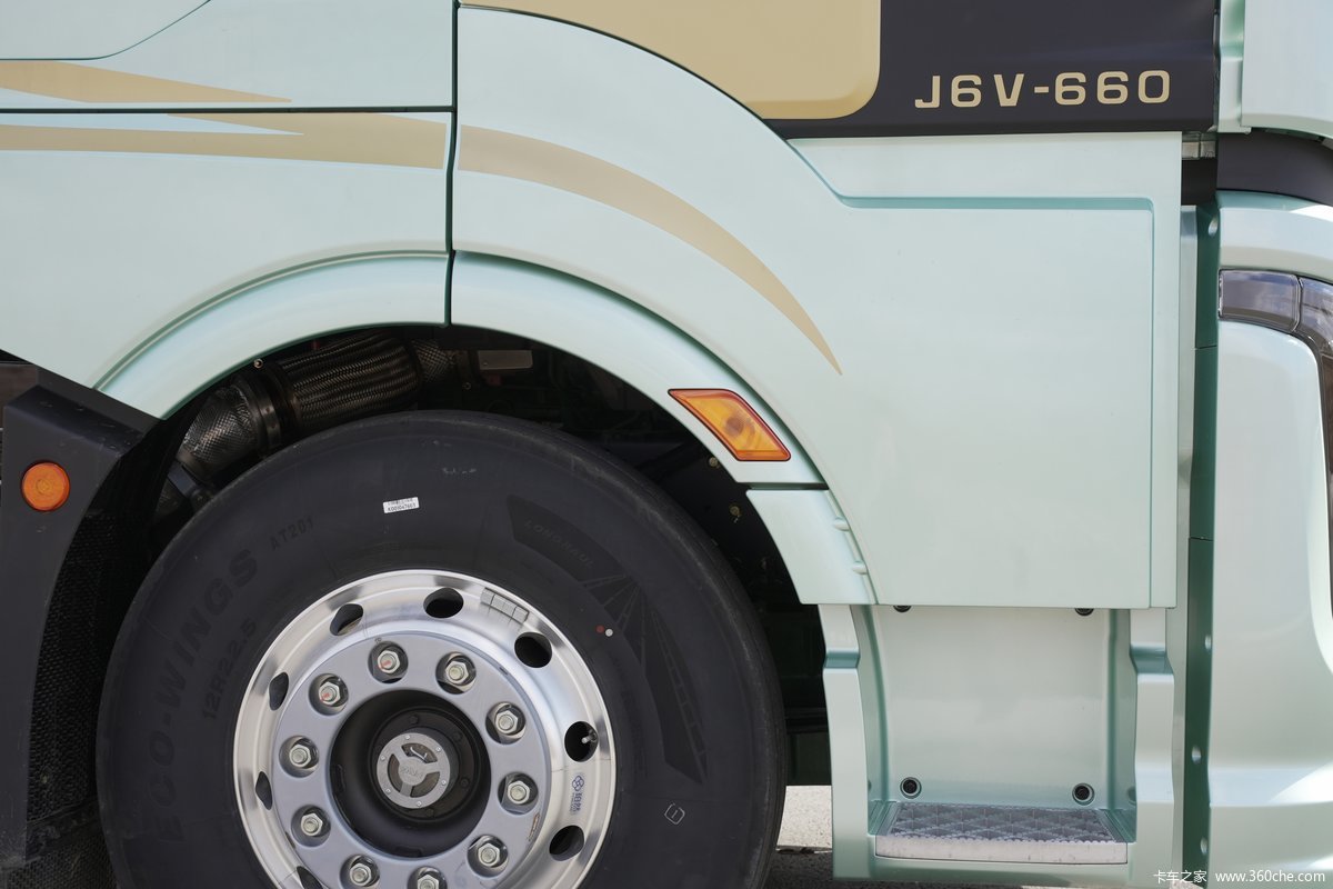 【图】一汽解放 J6V重卡 领航版 660马力 6X4 LNG自动档牵引车(液缓)(CA4250P66M26T1E6)_实拍图片_1994649_卡车之家