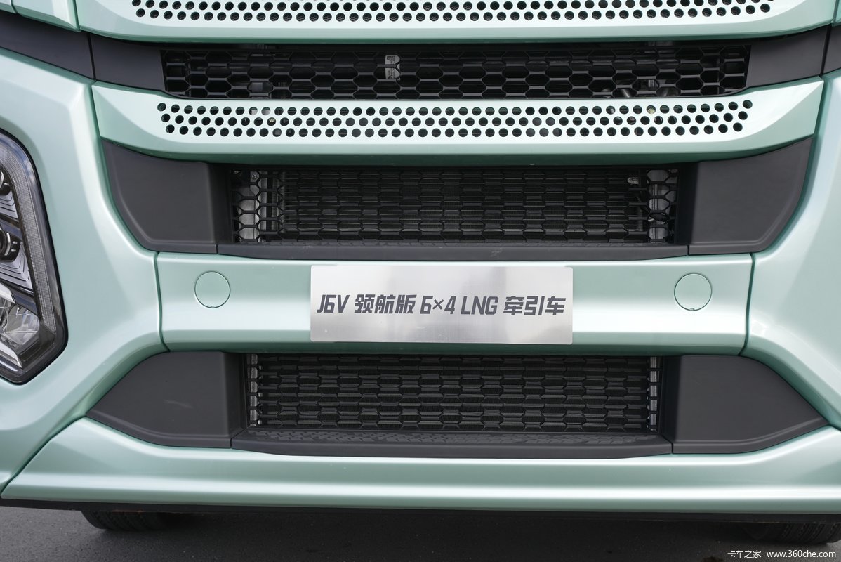 【图】一汽解放 J6V重卡 领航版 660马力 6X4 LNG自动档牵引车(液缓)(CA4250P66M26T1E6)_实拍图片_1994670_卡车之家