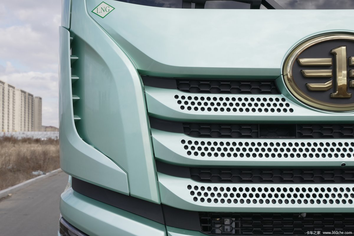 【图】一汽解放 J6V重卡 领航版 660马力 6X4 LNG自动档牵引车(液缓)(CA4250P66M26T1E6)_实拍图片_1994667_卡车之家