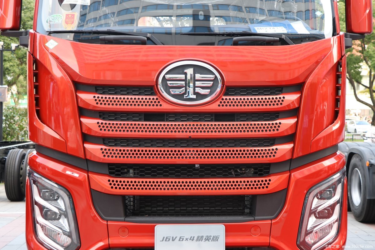 【图】一汽解放 J6V重卡 精英版 530马力 6X4 LNG自动档牵引车(液缓)(CA4250P66M25T1E6)_实拍图片_1998562_卡车之家