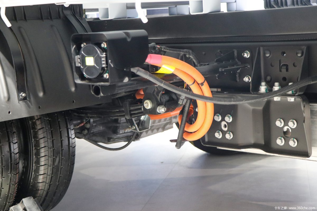 【图】江铃E顺达 2025款 纯电动 4X2 液刹 3.8米单排栏板式轻卡 时代新安63.75kWh_实拍图片_1999642_卡车之家