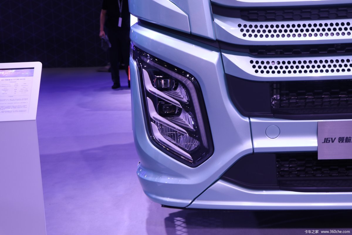 【图】一汽解放 J6V重卡 领航版 660马力 6X4 LNG自动档牵引车(液缓)(CA4250P66M26T1E6)_实拍图片_1999672_卡车之家