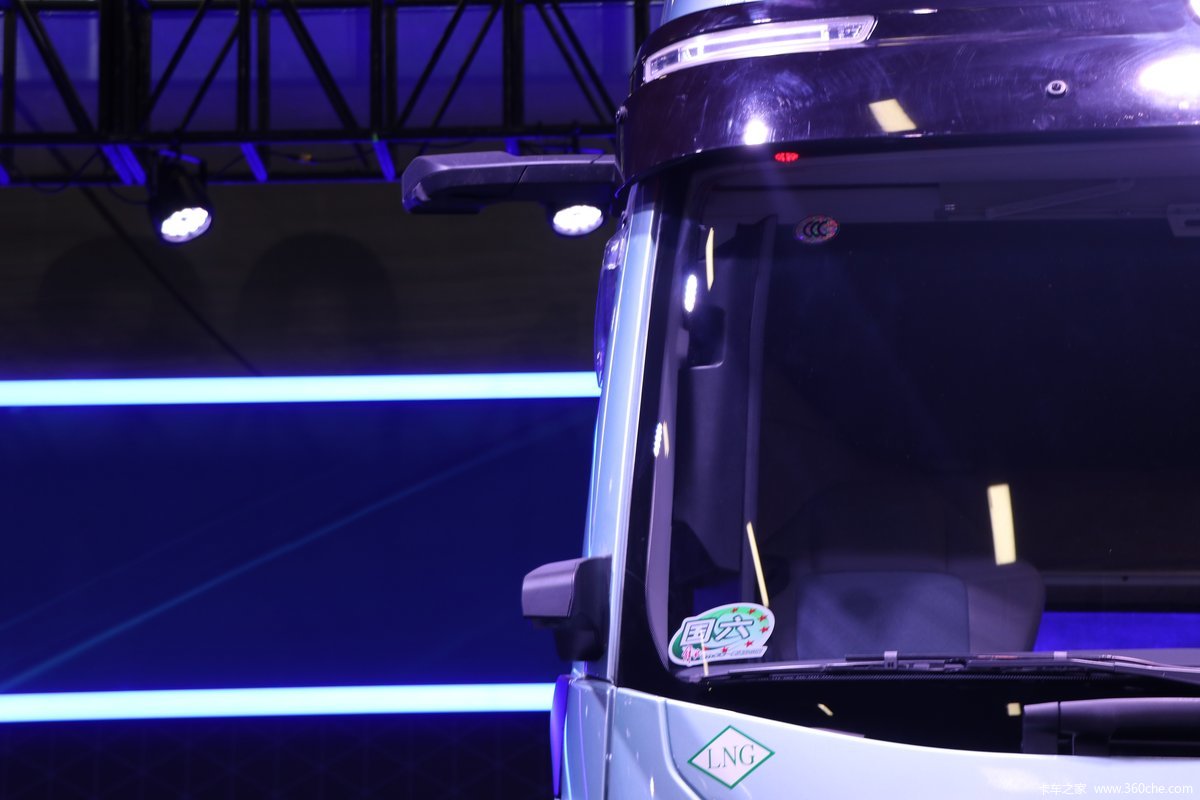 【图】一汽解放 J6V重卡 领航版 660马力 6X4 LNG自动档牵引车(液缓)(CA4250P66M26T1E6)_实拍图片_1999672_卡车之家