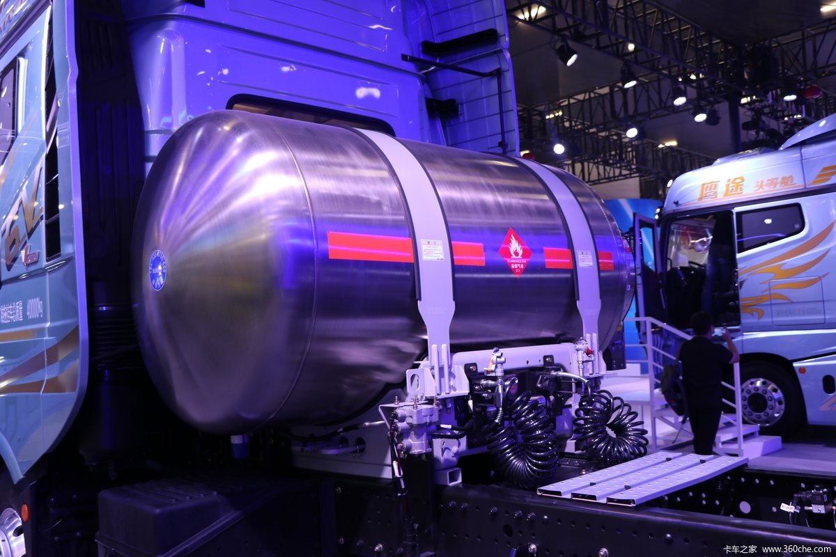 【图】一汽解放 J6V重卡 领航版 660马力 6X4 LNG自动档牵引车(液缓)(CA4250P66M26T1E6)_实拍图片_1999725_卡车之家