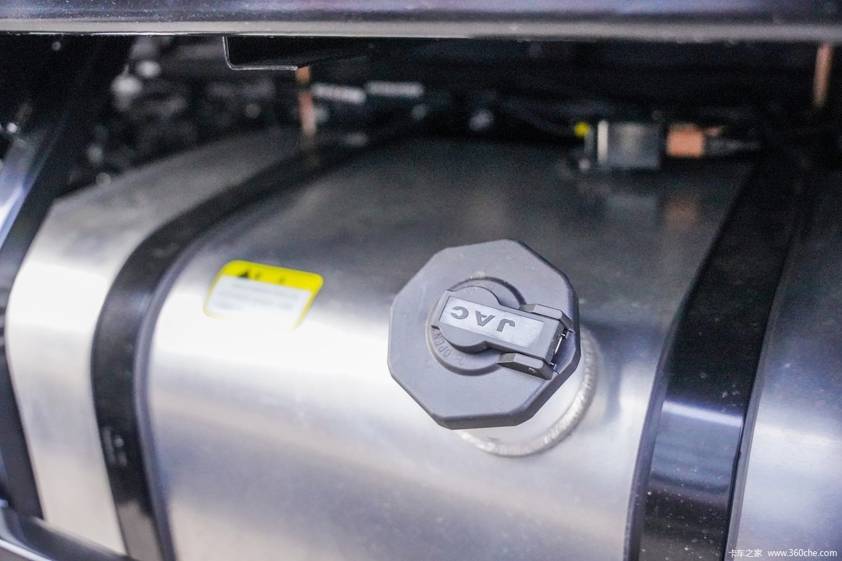 【图】江淮 帅铃S7 荣耀版 180马力 4.22米单排栏板轻卡(HFC1042P31K1C7S-1)_实拍图片_2007065_卡车之家