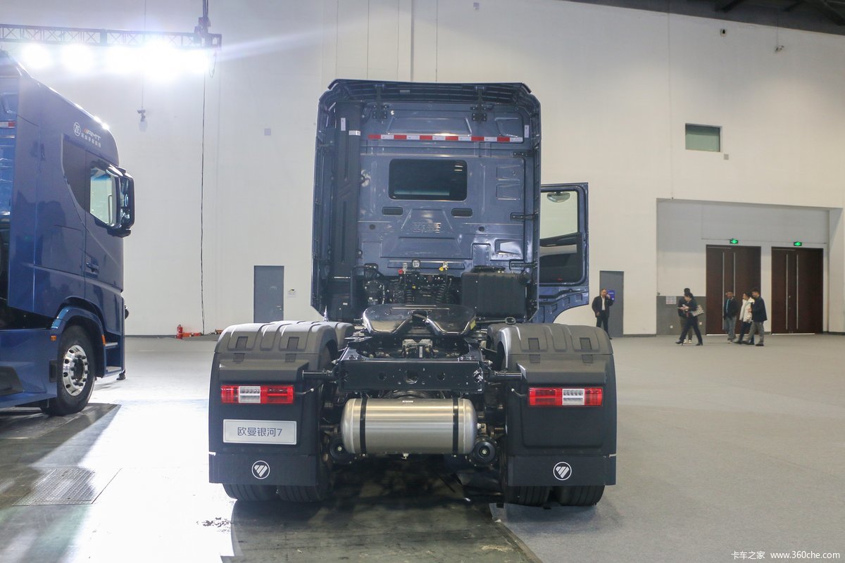 【图】福田 欧曼银河7 620马力 6X4 自动档牵引车_实拍图片_2011204_卡车之家