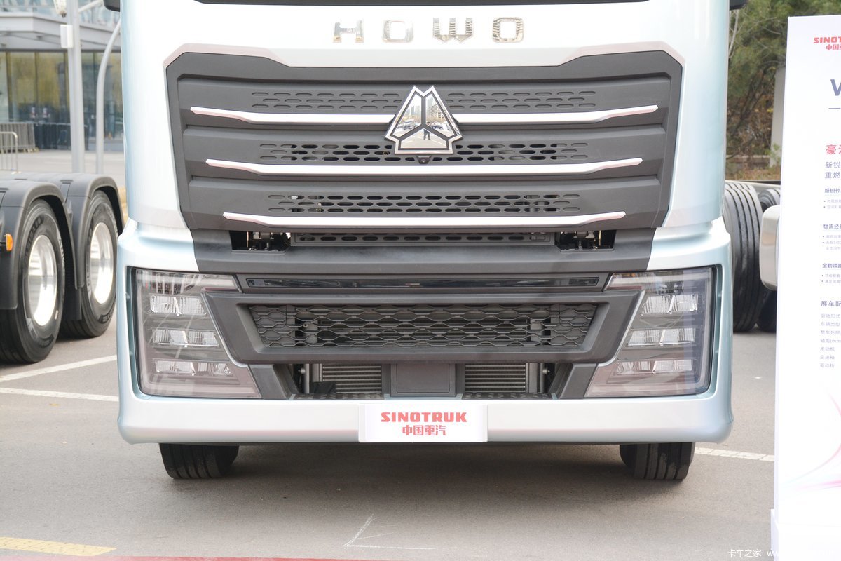 【图】中国重汽 HOWO TH7-N重卡 540马力 6X4 AMT自动档牵引车_实拍图片_2012864_卡车之家