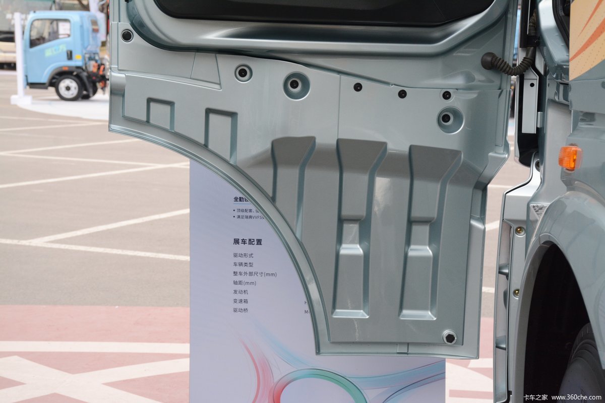 【图】中国重汽 HOWO TH7-N重卡 540马力 6X4 AMT自动档牵引车(ZZ4257V324HF1H)_实拍图片_2012902_卡车之家