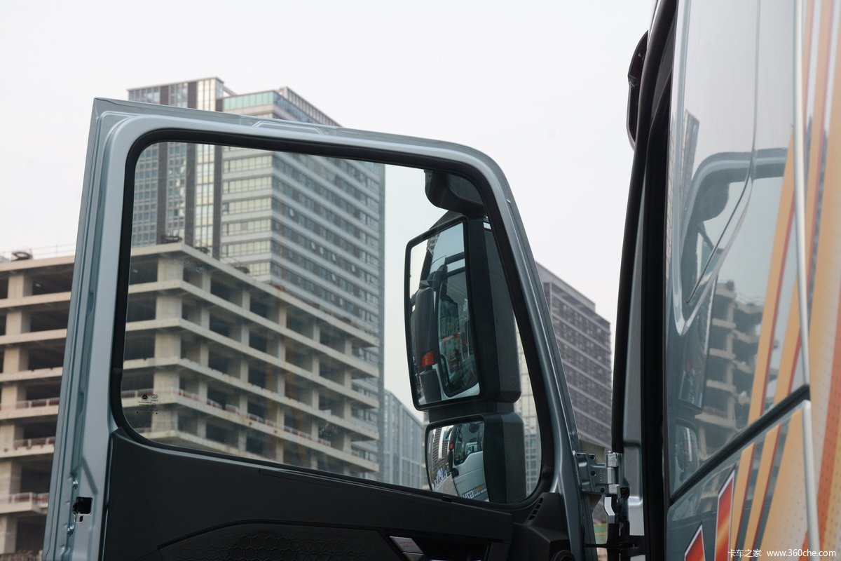 【图】中国重汽 HOWO TH7-N重卡 540马力 6X4 AMT自动档牵引车(ZZ4257V324HF1H)_实拍图片_2012905_卡车之家