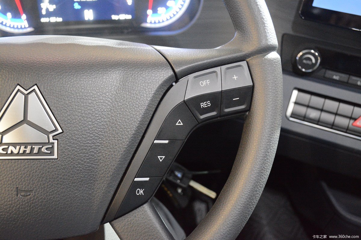 【图】中国重汽 HOWO TX7-N 480马力 6X4 LNG牵引车(ZZ4257V384GF1LB)_实拍图片_2013005_卡车之家