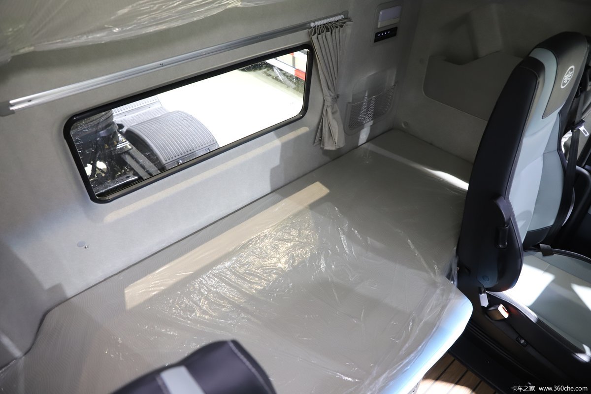 【图】青岛解放 新JH6 640马力 6X4 AMT自动档牵引车_实拍图片_2013452_卡车之家